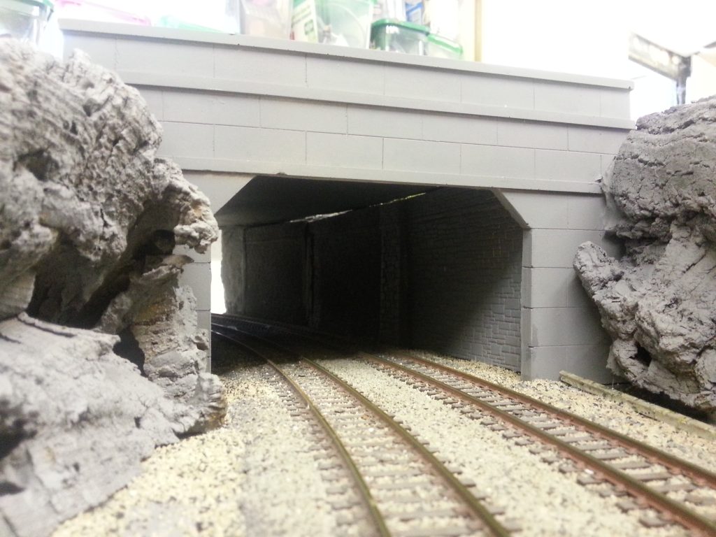 DOUBLE TRACK CONCRETE TUNNEL OO - Ten Commandments