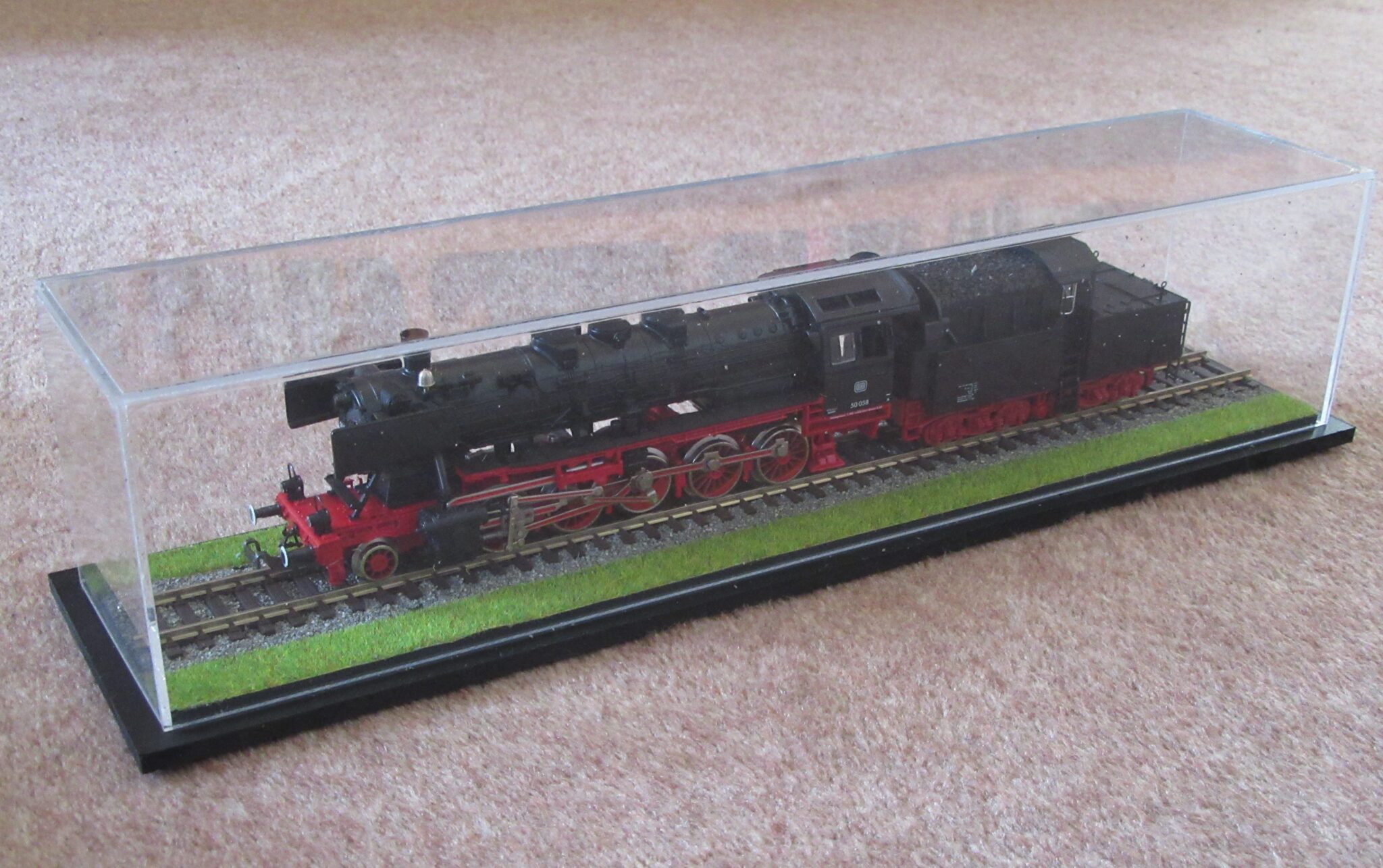 DISPLAY CASE OO/HO TRACK - Ten Commandments