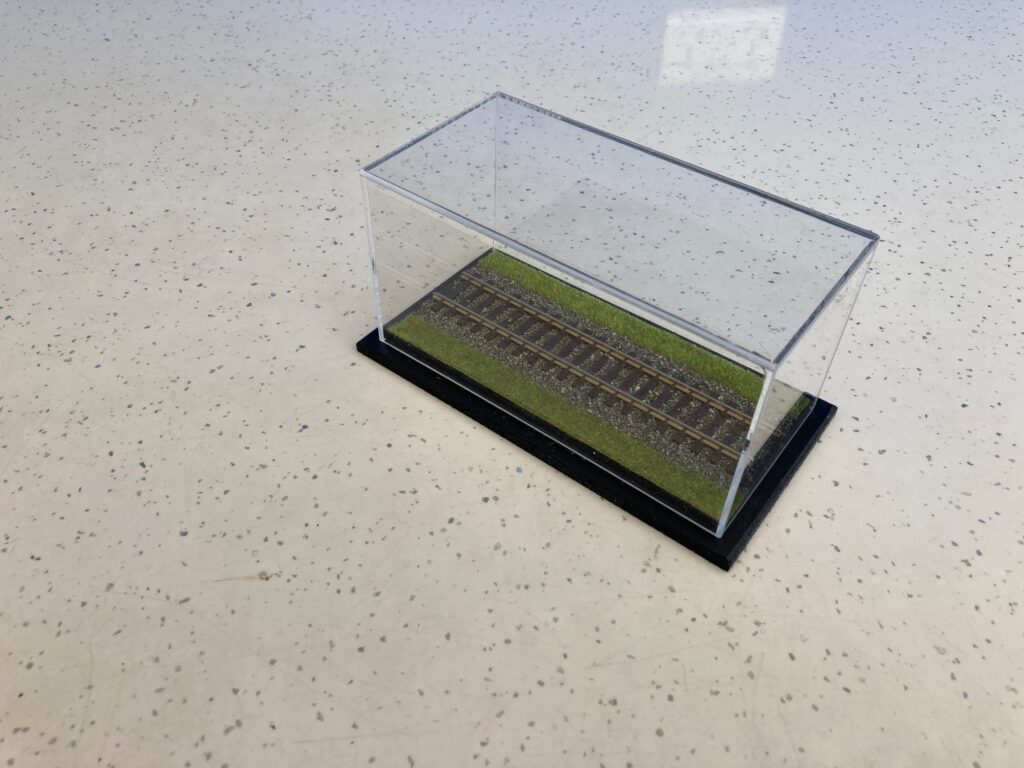 SMALL DISPLAY CASE OO/HO TRACK - Ten Commandments