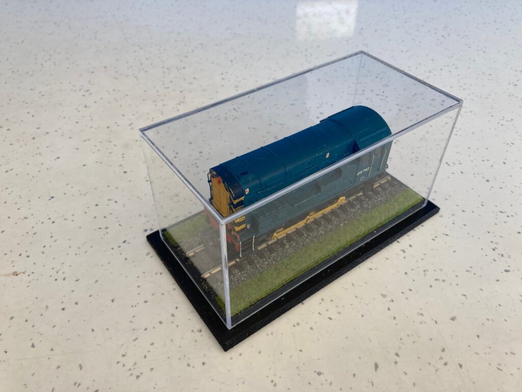 SMALL DISPLAY CASE OO/HO TRACK - Ten Commandments