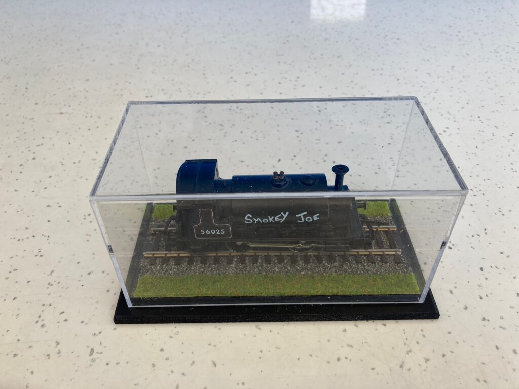 SMALL DISPLAY CASE OO/HO TRACK - Ten Commandments